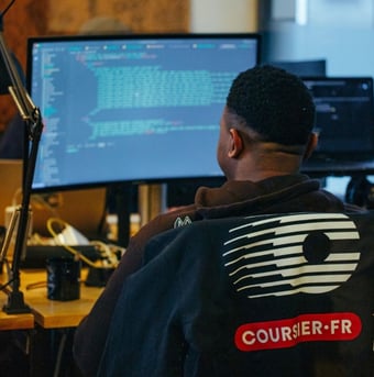 COURSIER.FR, nos coursiers à vélo, vélo cargo, en voiture, à moto